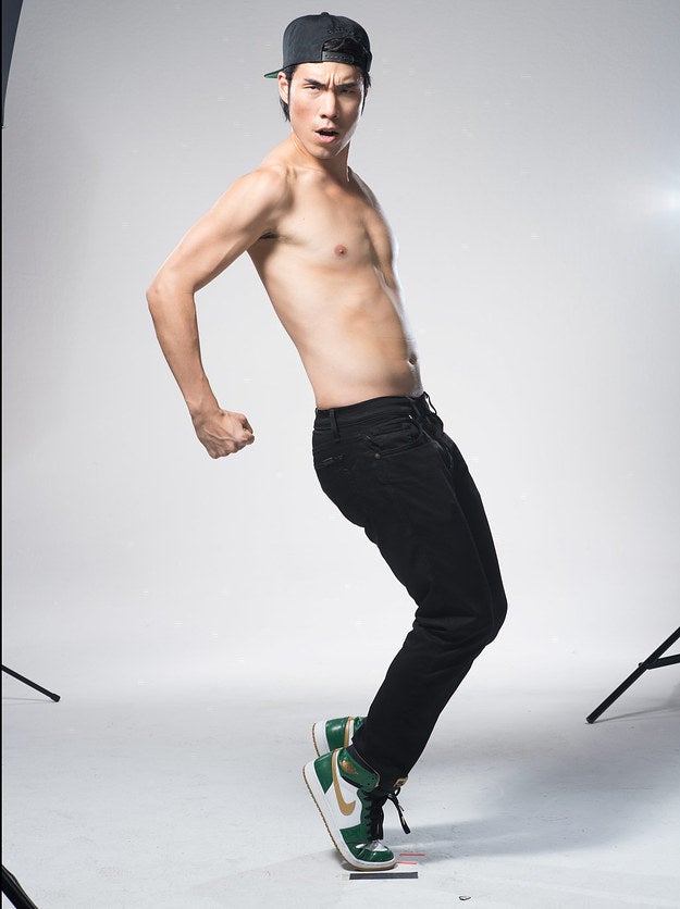 Men Re-Create Iconic Photos And Get Photoshopped With Their Ideal Body ...