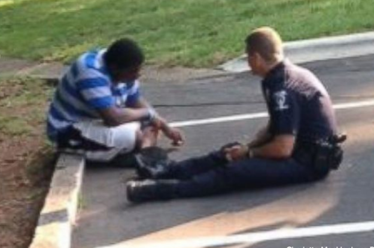 This Cop Has Gone Unexpectedly Viral After Doing The Kindest Thing For ...