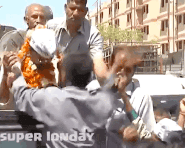 kejriwal funny dance