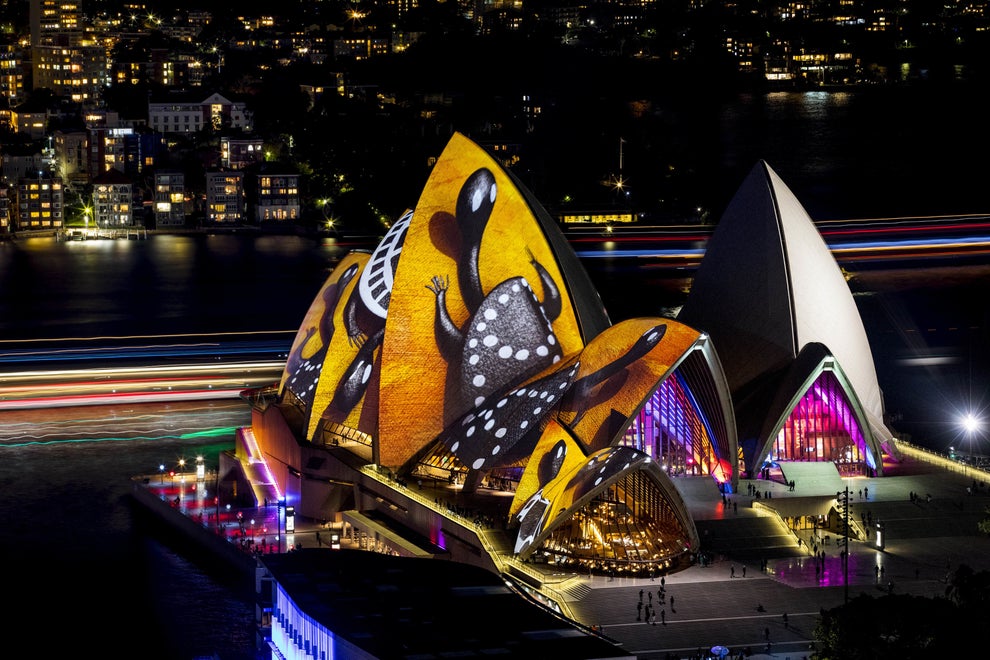 Jaw Dropping Photos Of The Sydney Opera House Covered In Artwork