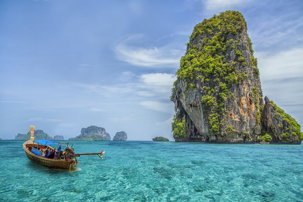 13 Stunning Water Landscapes To Visit With Your BFF
