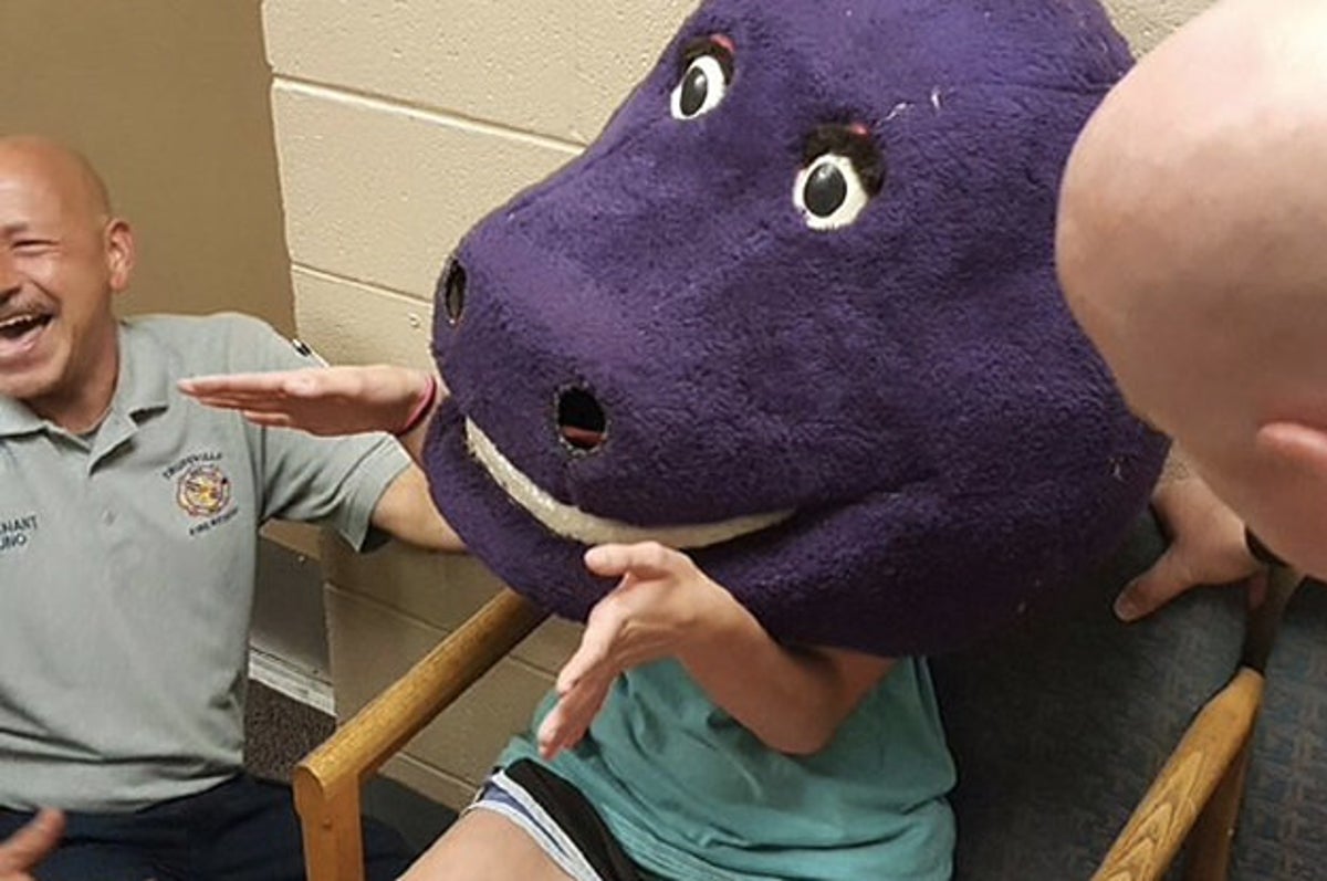 This 15-Year-Old Got Stuck In A Barney Head And Firefighters Had To ...