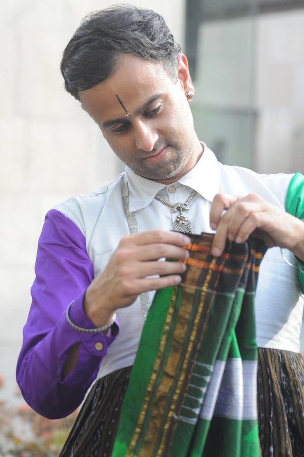 This Delhi Man Has Been Rockin' Sarees For Years To Make A Solid Point ...