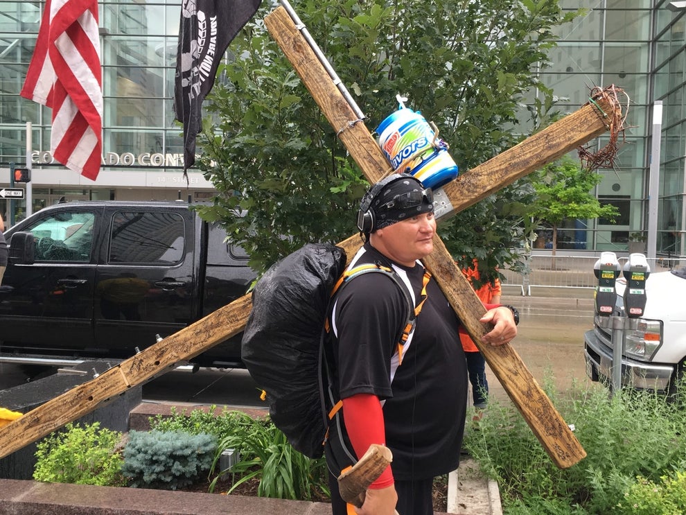 Teletubbies, A Wall, And 6 Other Oddities We Saw At The Trump Protest ...