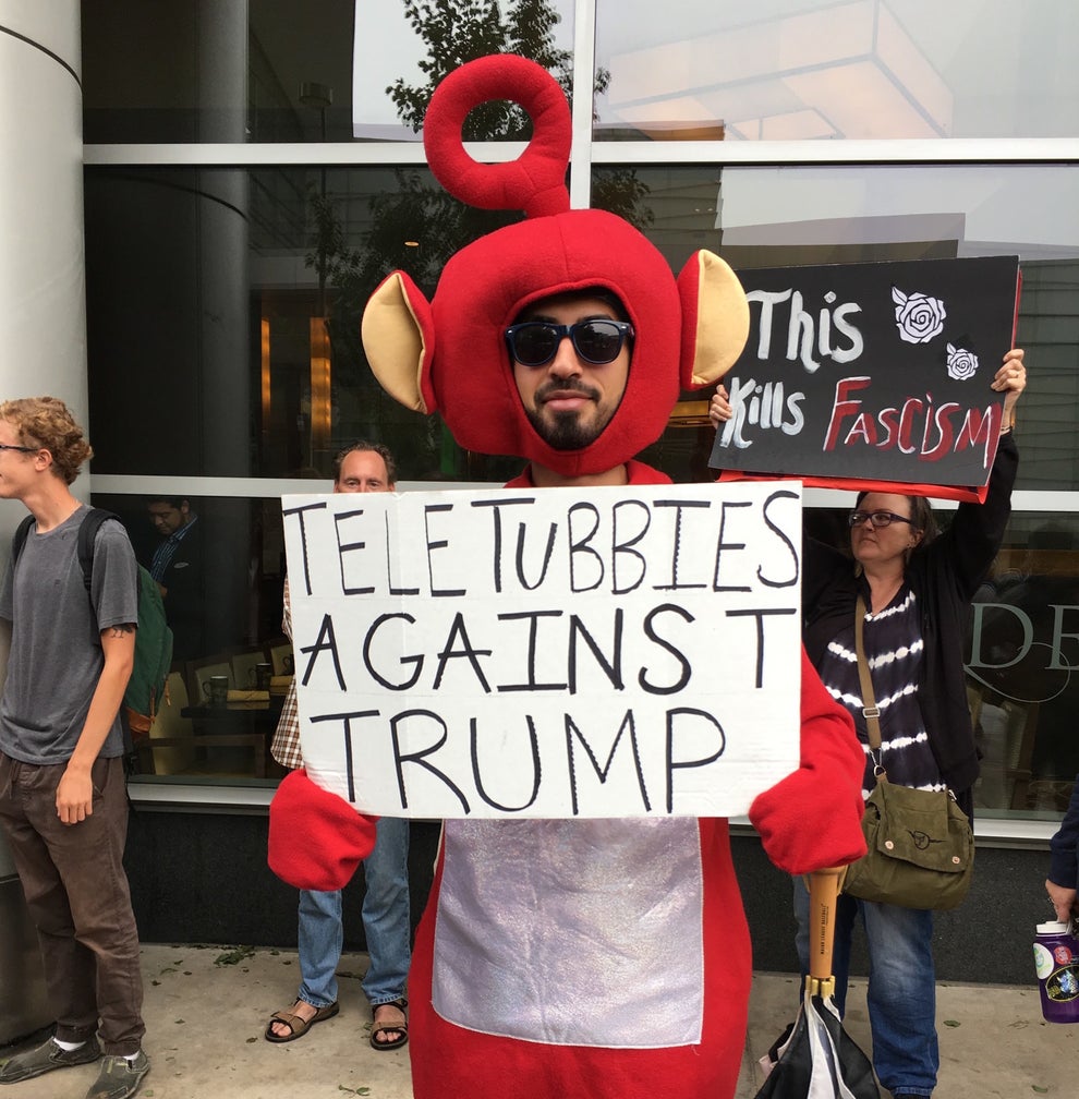 Teletubbies, A Wall, And 6 Other Oddities We Saw At The Trump Protest ...