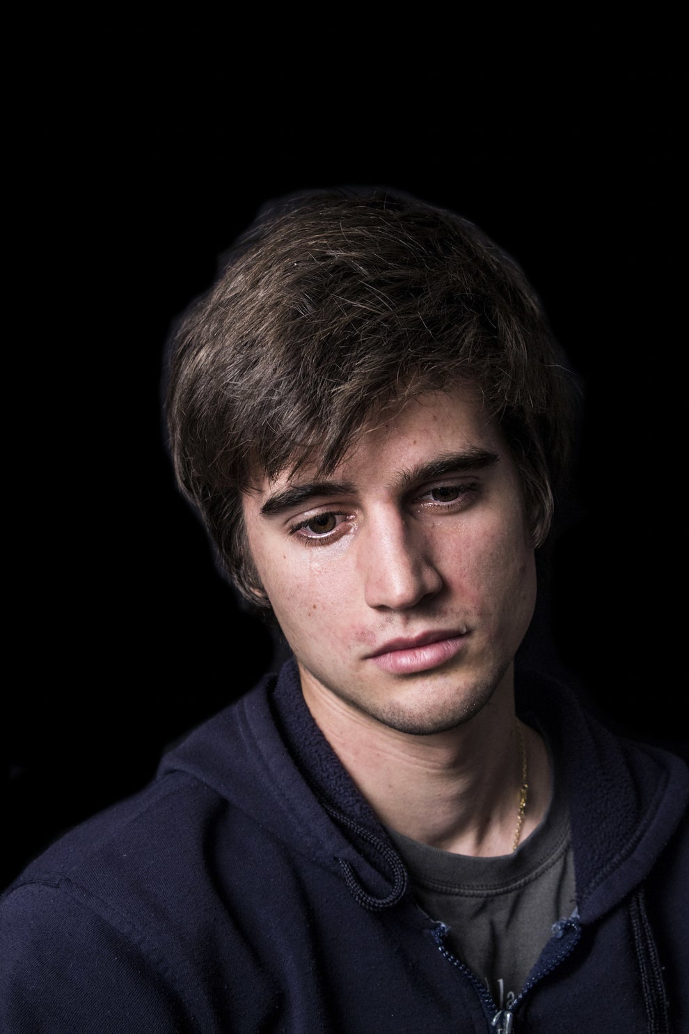 18 Photos Of Men Crying That Challenge Gender Norms
