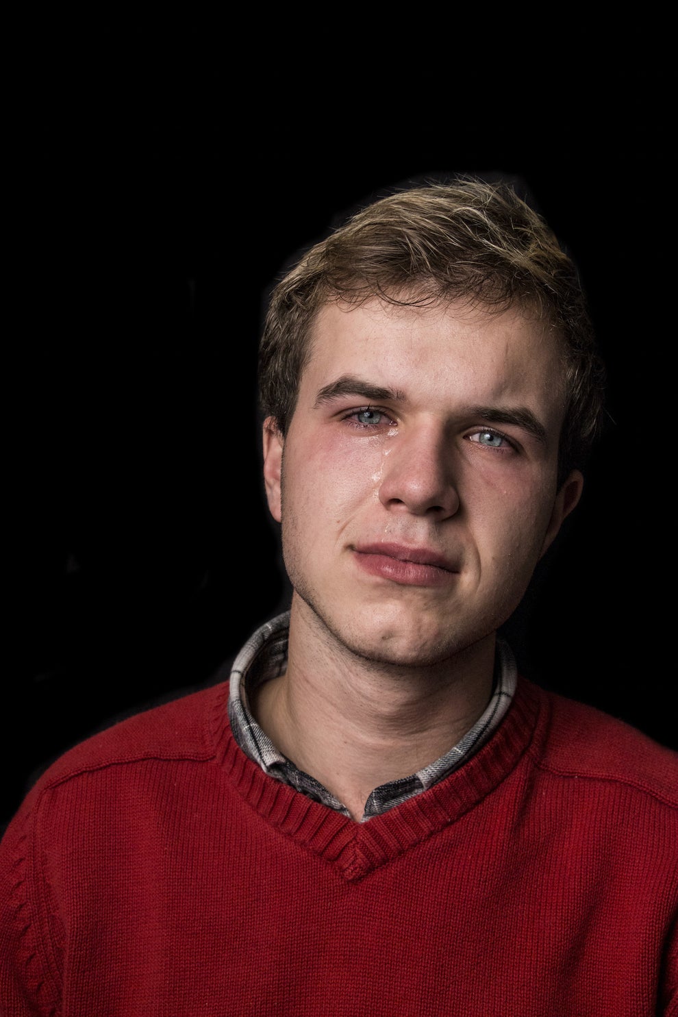 18 Photos Of Men Crying That Challenge Gender Norms