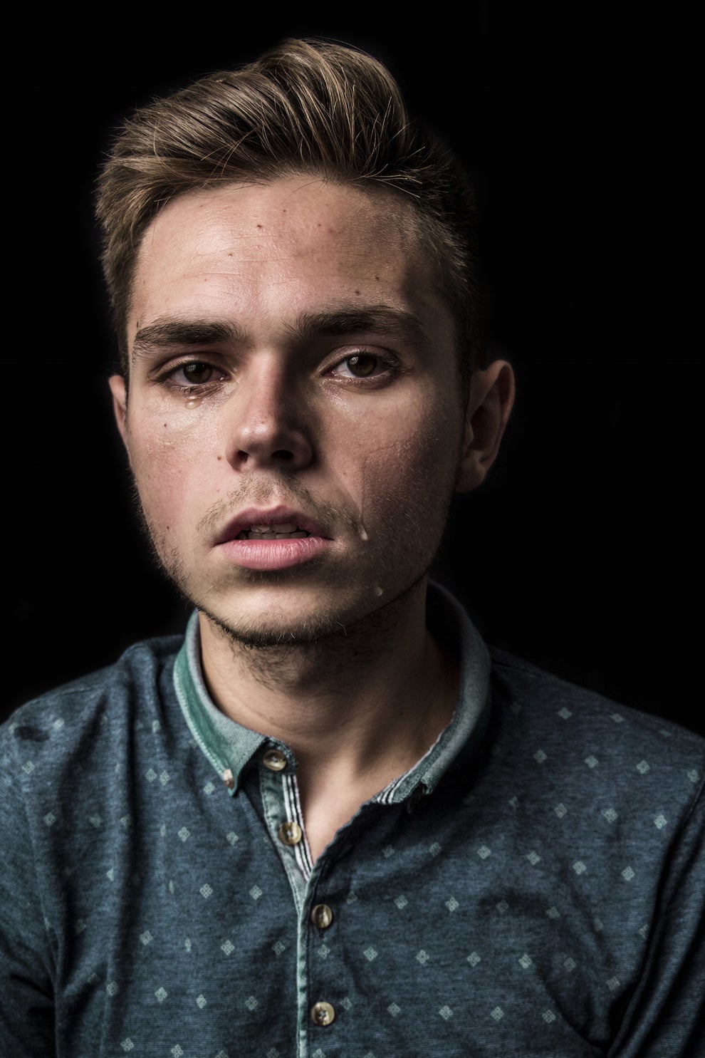 18 Photos Of Men Crying That Challenge Gender Norms
