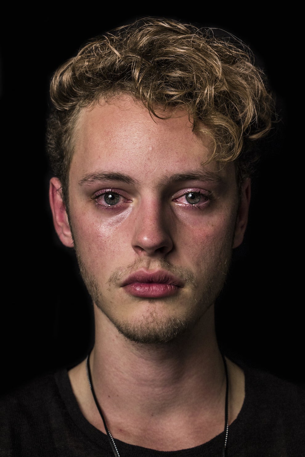18 Photos Of Men Crying That Challenge Gender Norms
