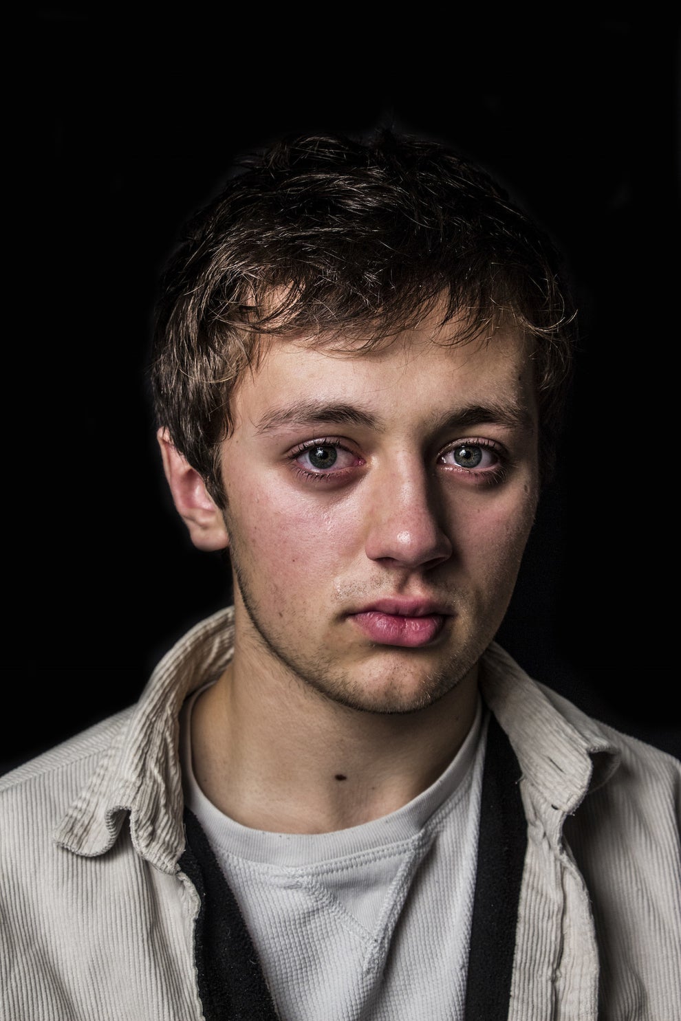 18 Photos Of Men Crying That Challenge Gender Norms