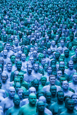 3,000 People Took Off Their Clothes And Painted Themselves Blue ...