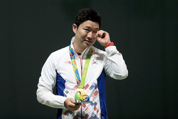 21 Incredibly Moving Photos Of Male Athletes Crying At The Olympics