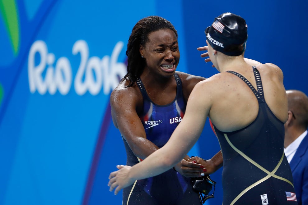 19 Super Sweet Olympic Hugs That Will Make You Feel Things