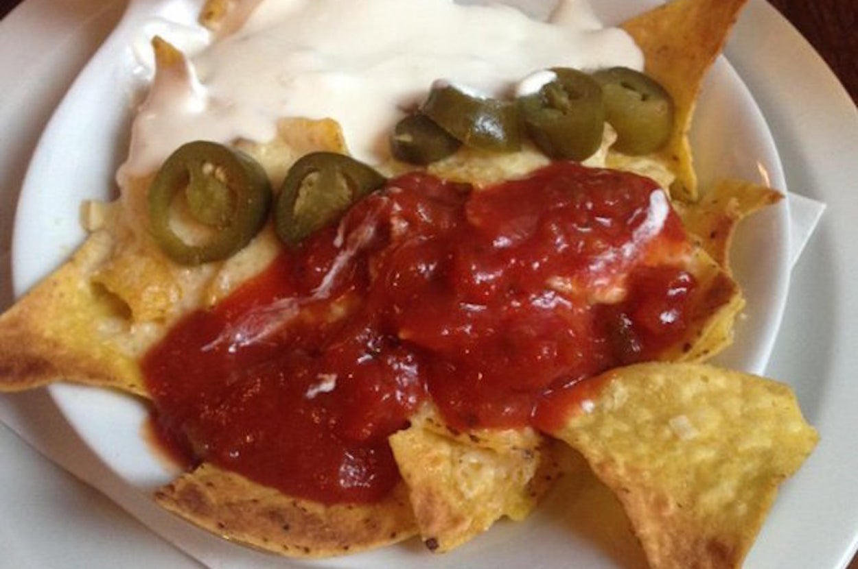 18 Things You Find In Every Shit British Pub