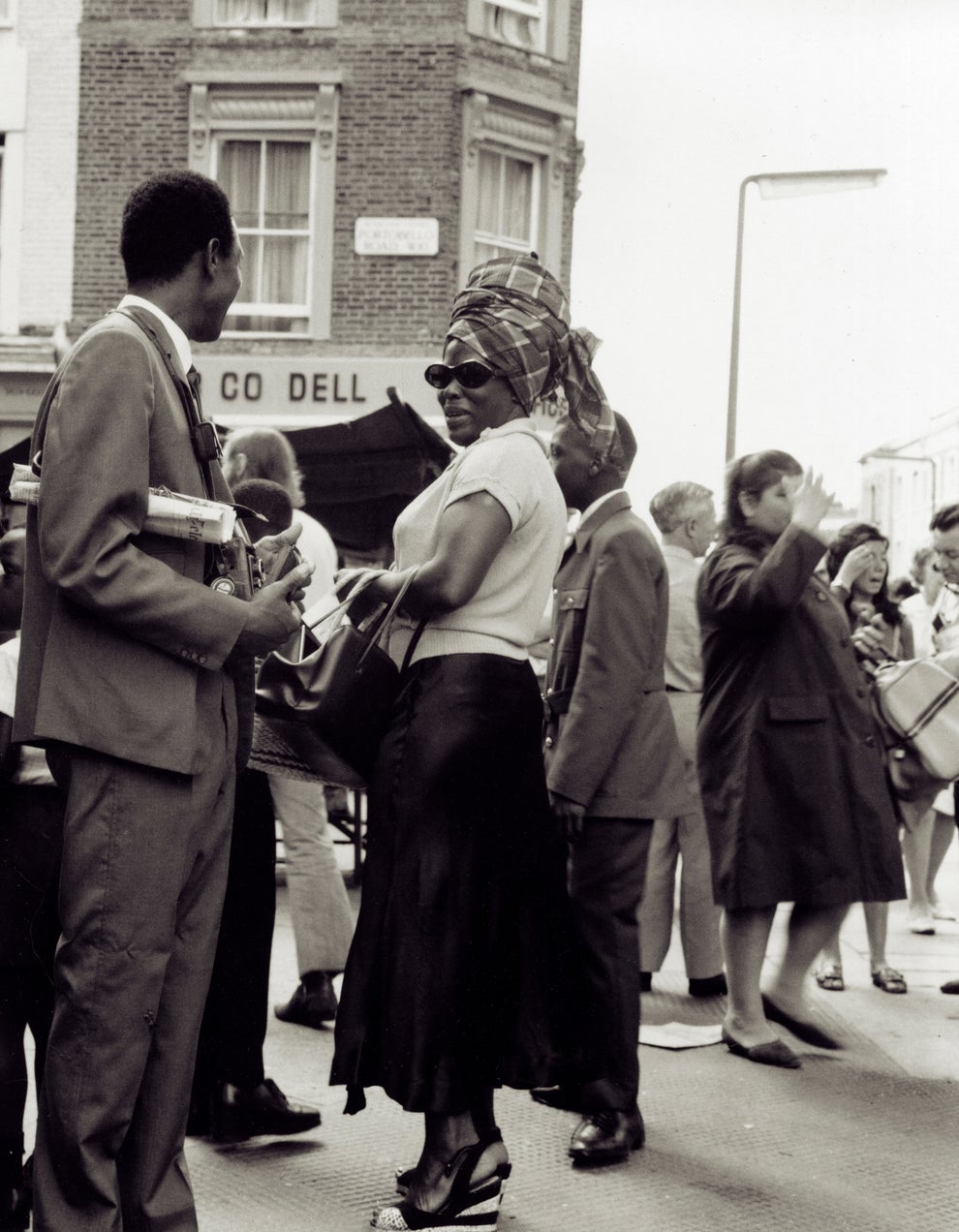 28 Stunning Photos Of London Street Style Through The Decades