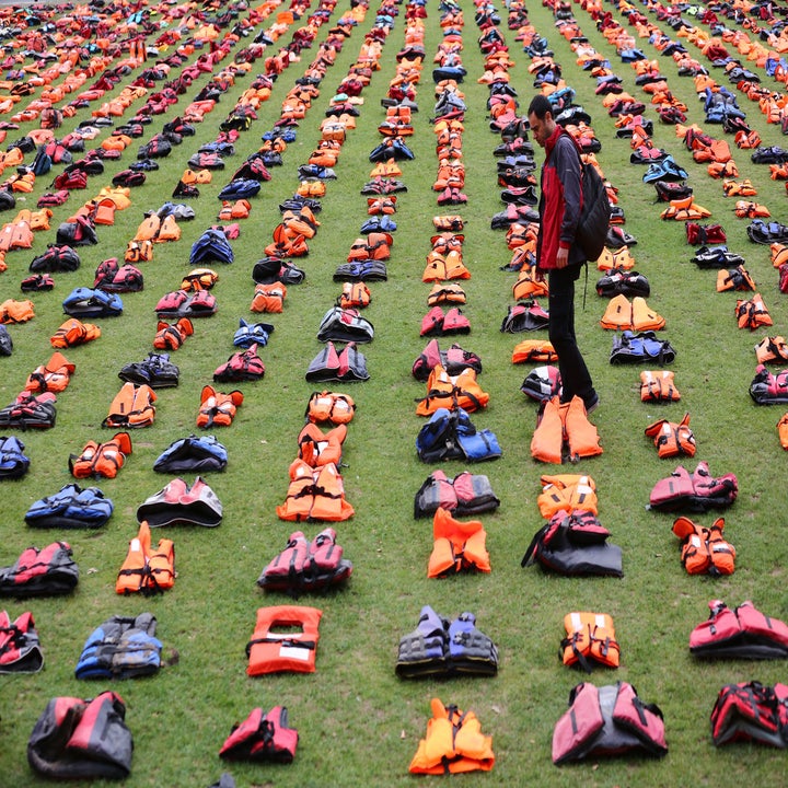 Thousands Of Life Jackets Laid Out In Parliament Square In Moving ...