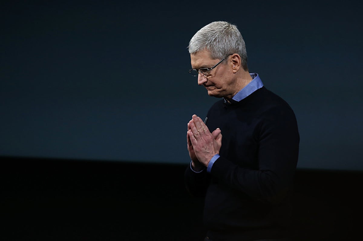 Read Tim Cook's Email To Apple Employees After Donald Trump's Election