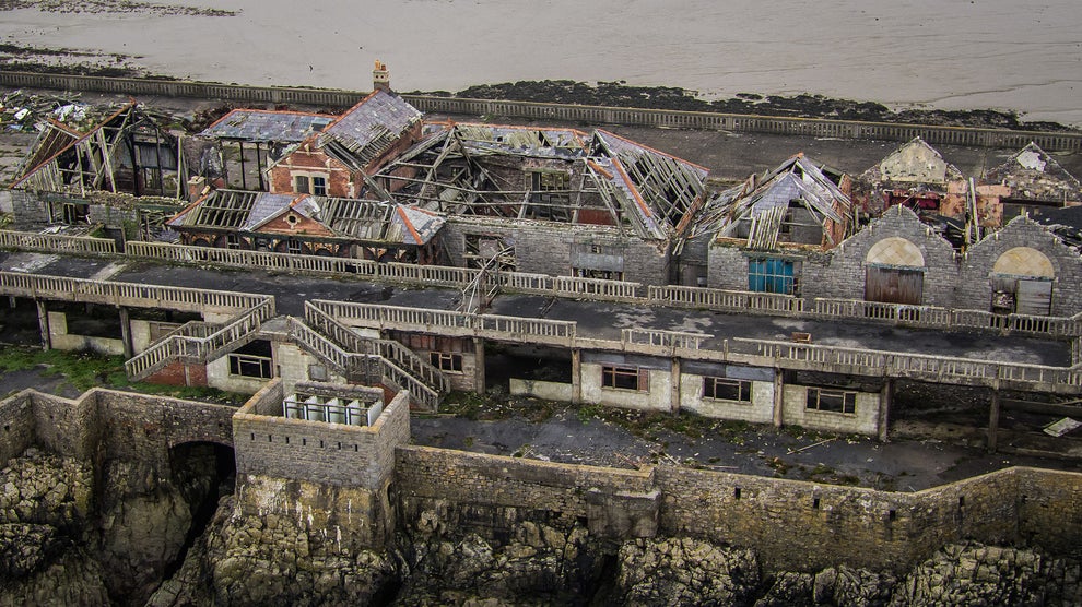 There’s A Stunningly Creepy Pier In Somerset That You Have To See