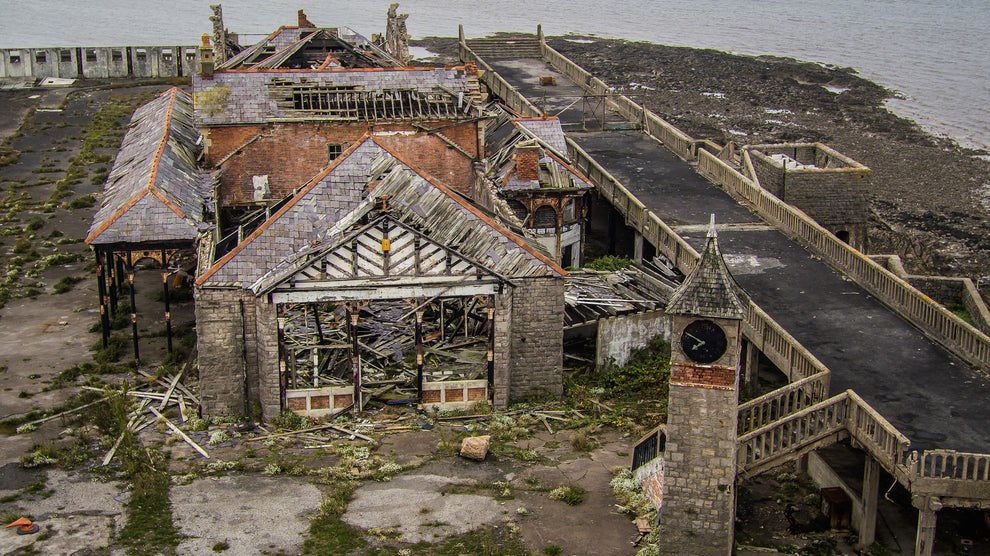 There’s A Stunningly Creepy Pier In Somerset That You Have To See
