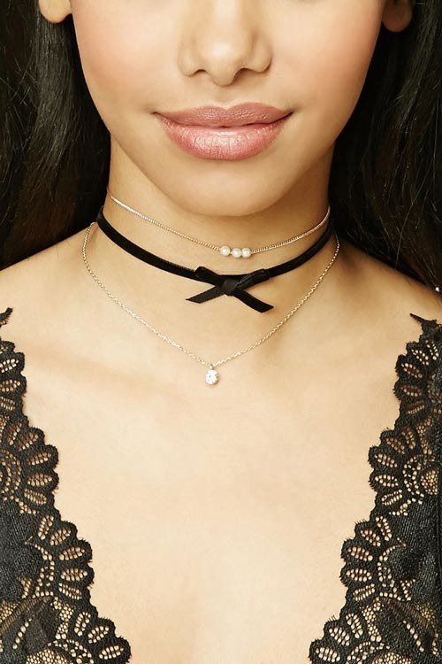 28 Gifts For Anyone Obsessed With Chokers