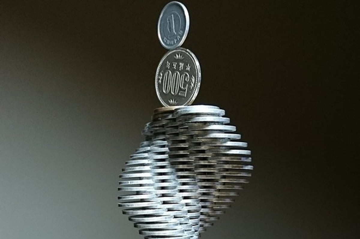 People Can't Believe These Mind-Bending Coin Stacks Are Real