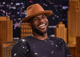 One Must Go: Hot Celeb Edition