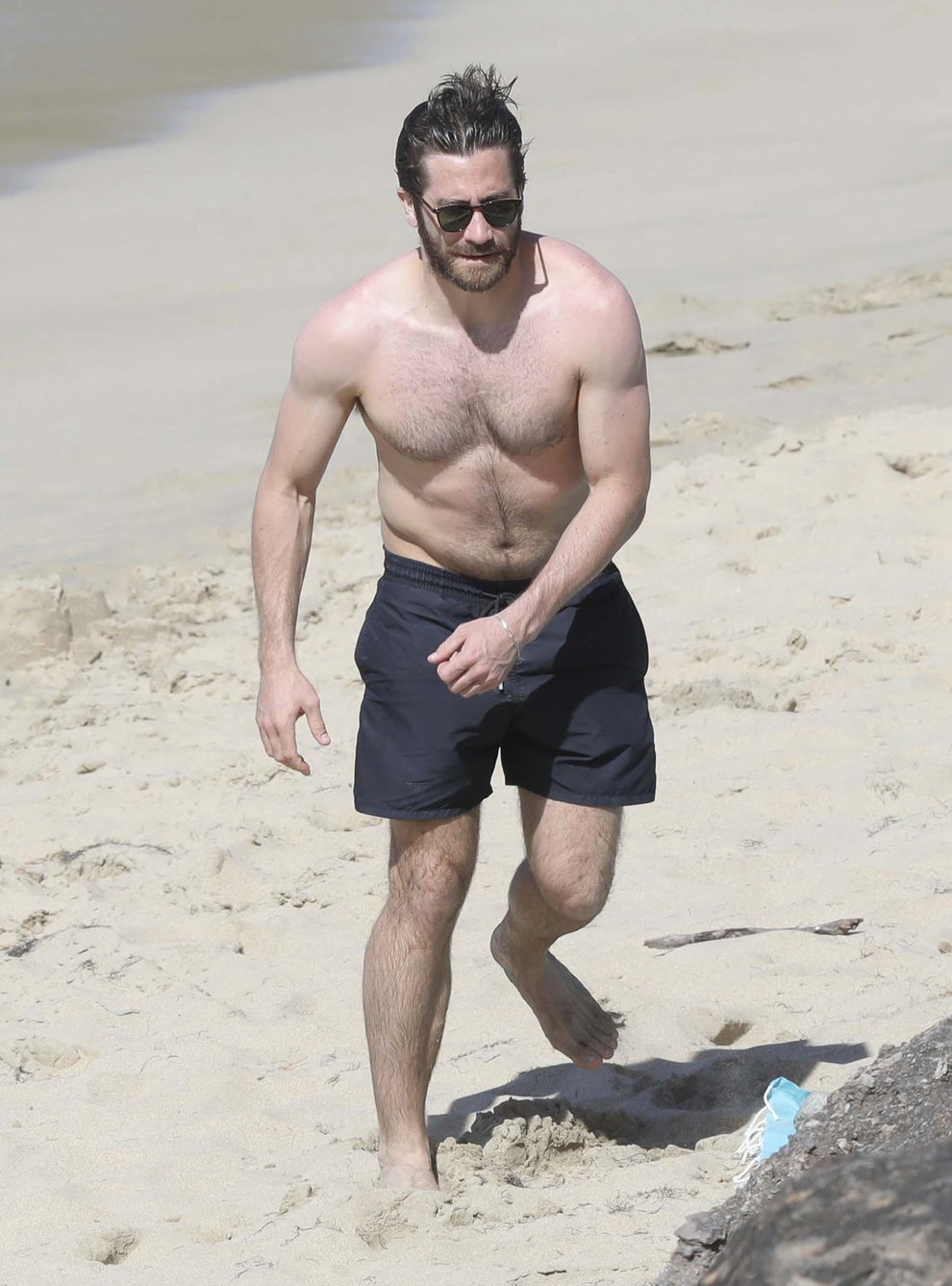 9 Pictures Of Jake Gyllenhaal And His Furry Chest At The Beach