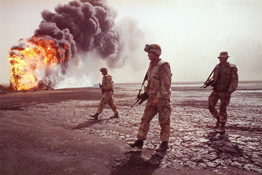 50 Powerful Photos From The Persian Gulf War War Photo 612x408