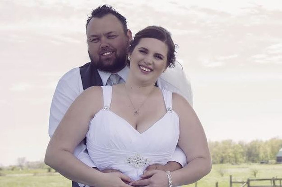 People Are Crying Laughing Over The Inappropriate Photobomb In This ...