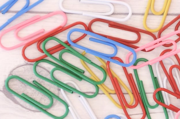Fun Paper Clip Tricks To Make Your Work Day Just A Little Bit Brighter fun-paper-clip-tricks-to-make-your-work-day-just-a-little-bit-brighter
