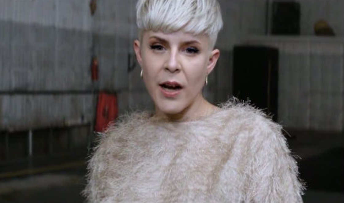 This Fan Theory That Two Popular Robyn Songs Are About The Same Night ...