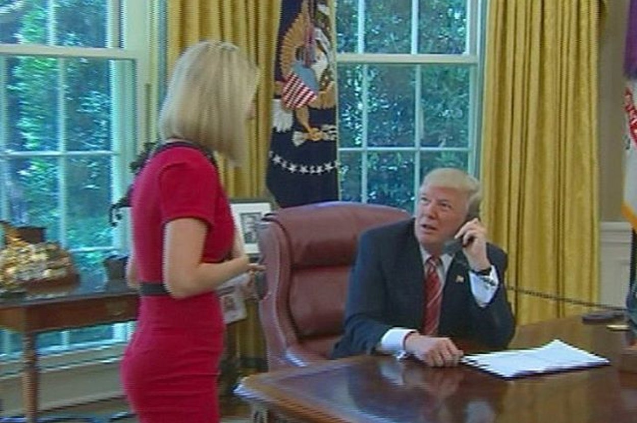 Trump Made A Female Reporter Come Over To His Desk So He Could Comment ...