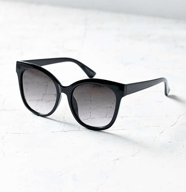 25 Pairs Of Oversized Sunglasses To Help You Avoid People