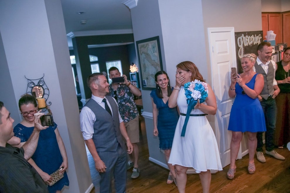 This Couple Had A Surprise Wedding Where The Bride Was The One Who Got ...