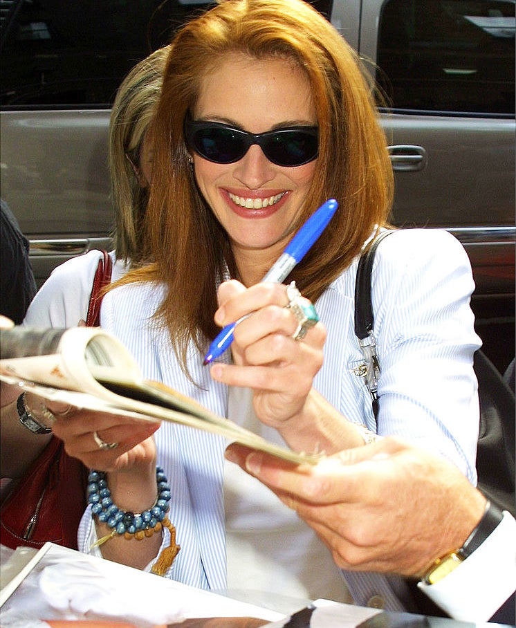 47 Left-Handed Celebrities That Will Make You Wish You Were A Lefty