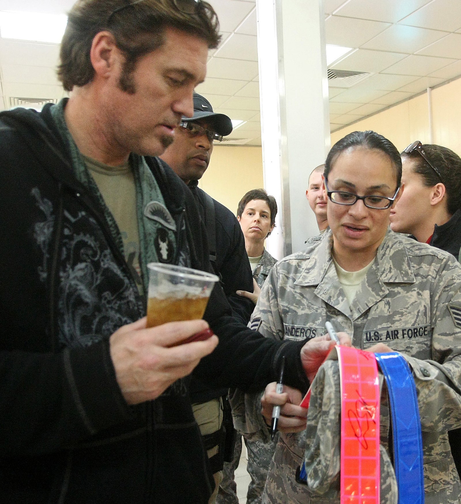 47 Left-Handed Celebrities That Will Make You Wish You Were A Lefty