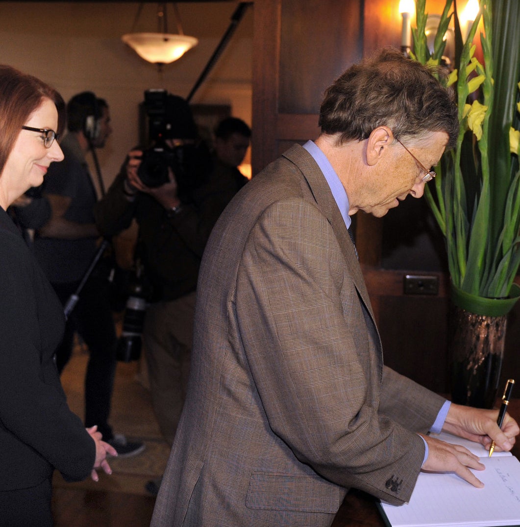 47 Left-Handed Celebrities That Will Make You Wish You Were A Lefty