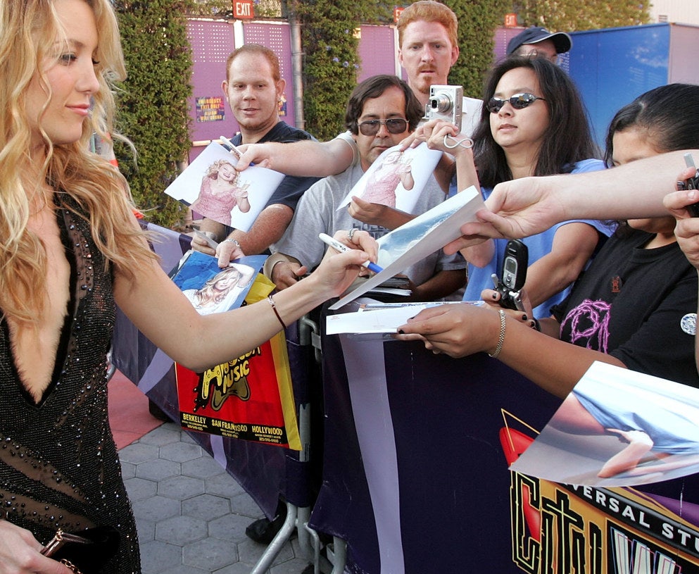 47 Left-Handed Celebrities That Will Make You Wish You Were A Lefty