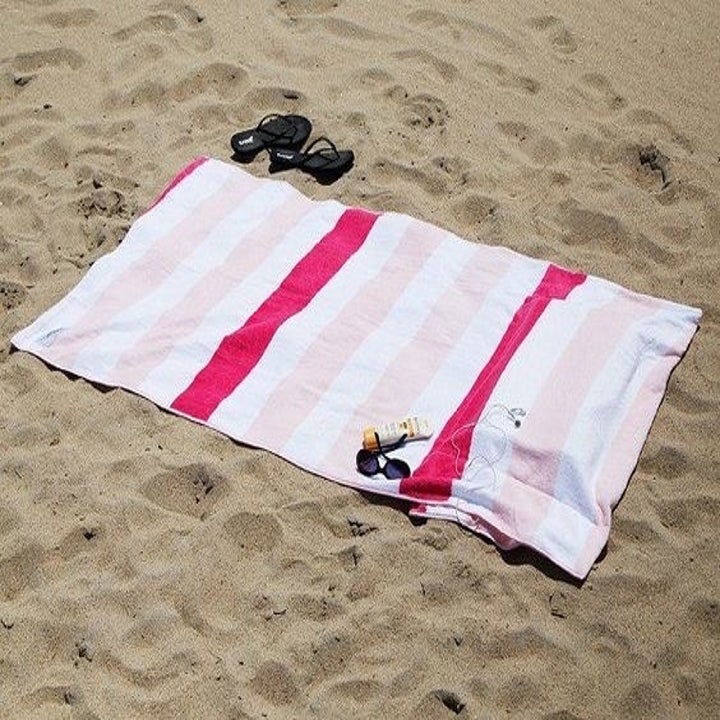 25 Things You Need For The Perfect Day At The Beach