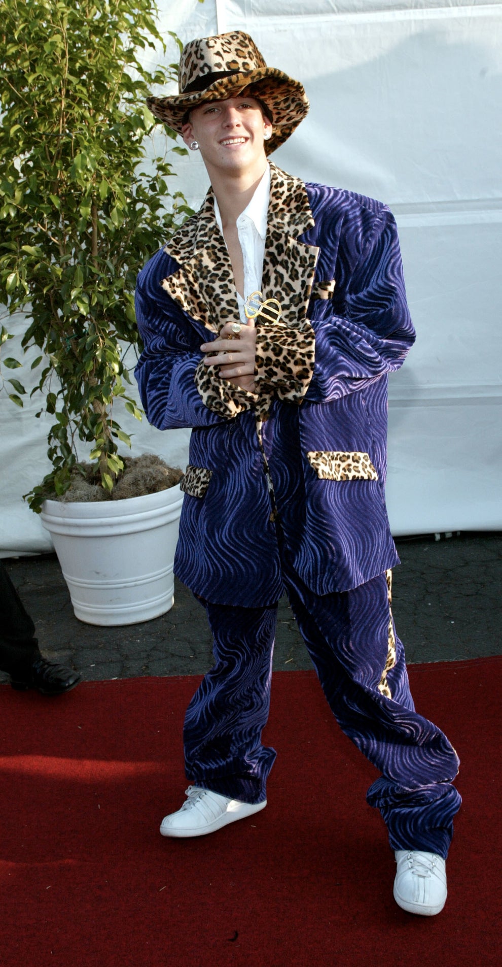17 Aaron Carter Fashion Choices That Are Literally Peak ’00s