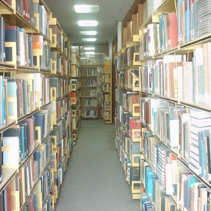 This Man Is Trying To Rebuild A Library Burned Down By ISIS