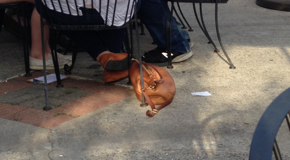 People Are Laughing At This Mom Who Thought A Purse At A Cafe Was A Dog