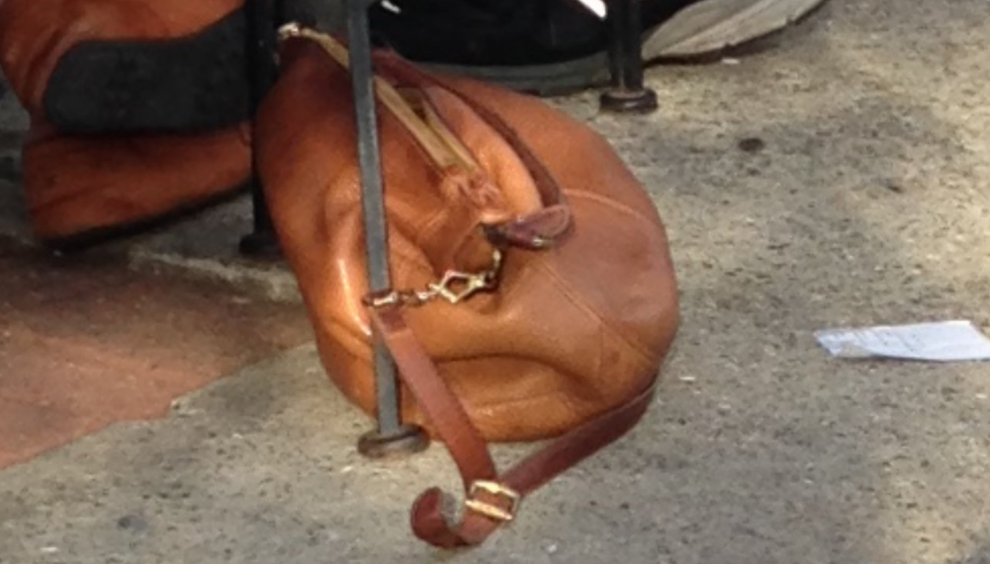 People Are Laughing At This Mom Who Thought A Purse At A Cafe Was A Dog