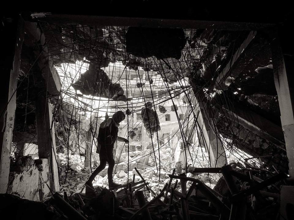 This Man Is Trying To Rebuild A Library Burned Down By ISIS