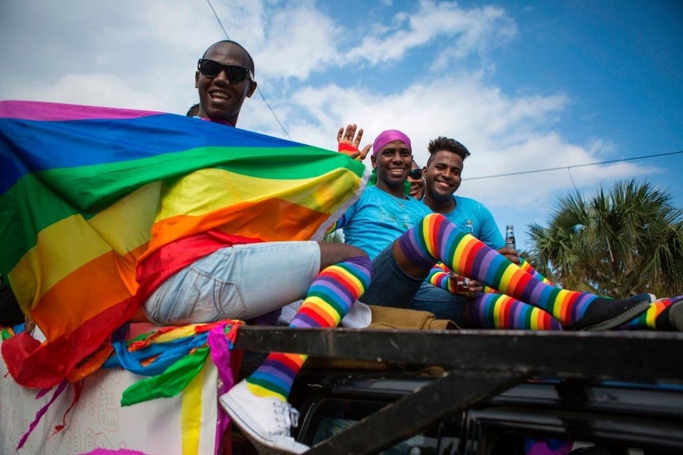 33 Pictures Of Pride In Different Countries That'll Make You Smile And Cry