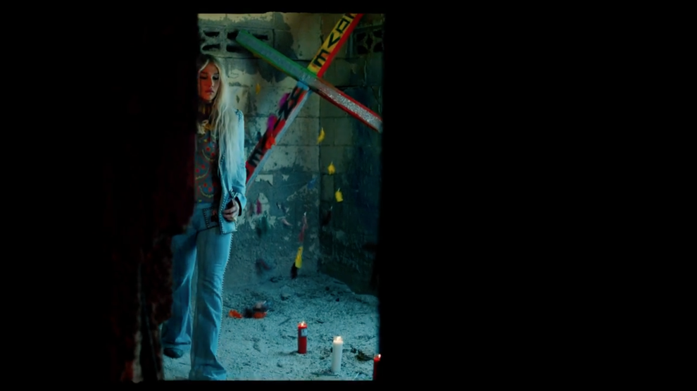 34 Stunningly Beautiful Scenes From Kesha's "Praying" Music Video