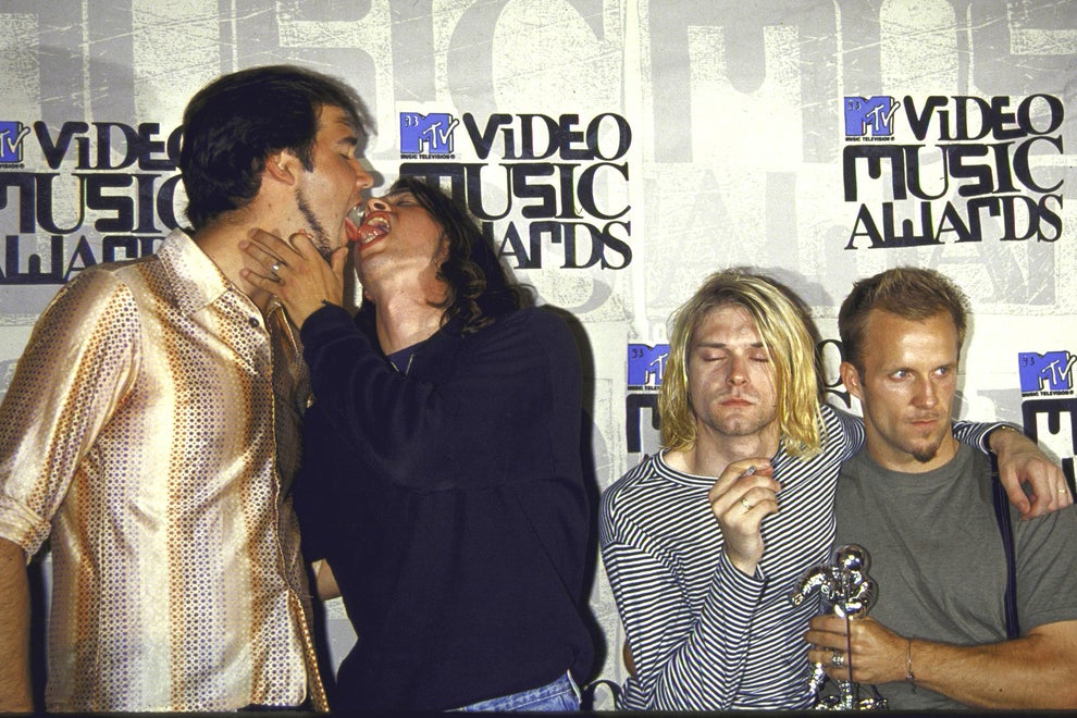 21 Of The Most Iconic Kisses In History