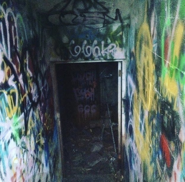 Bizarre Belongings Serial Killers Stole From Their Victims To Keep As ...