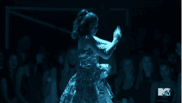 21 GIFs Of Lorde Dancing At The VMAs