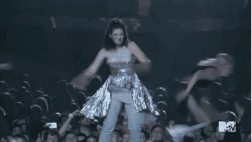 21 GIFs Of Lorde Dancing At The VMAs